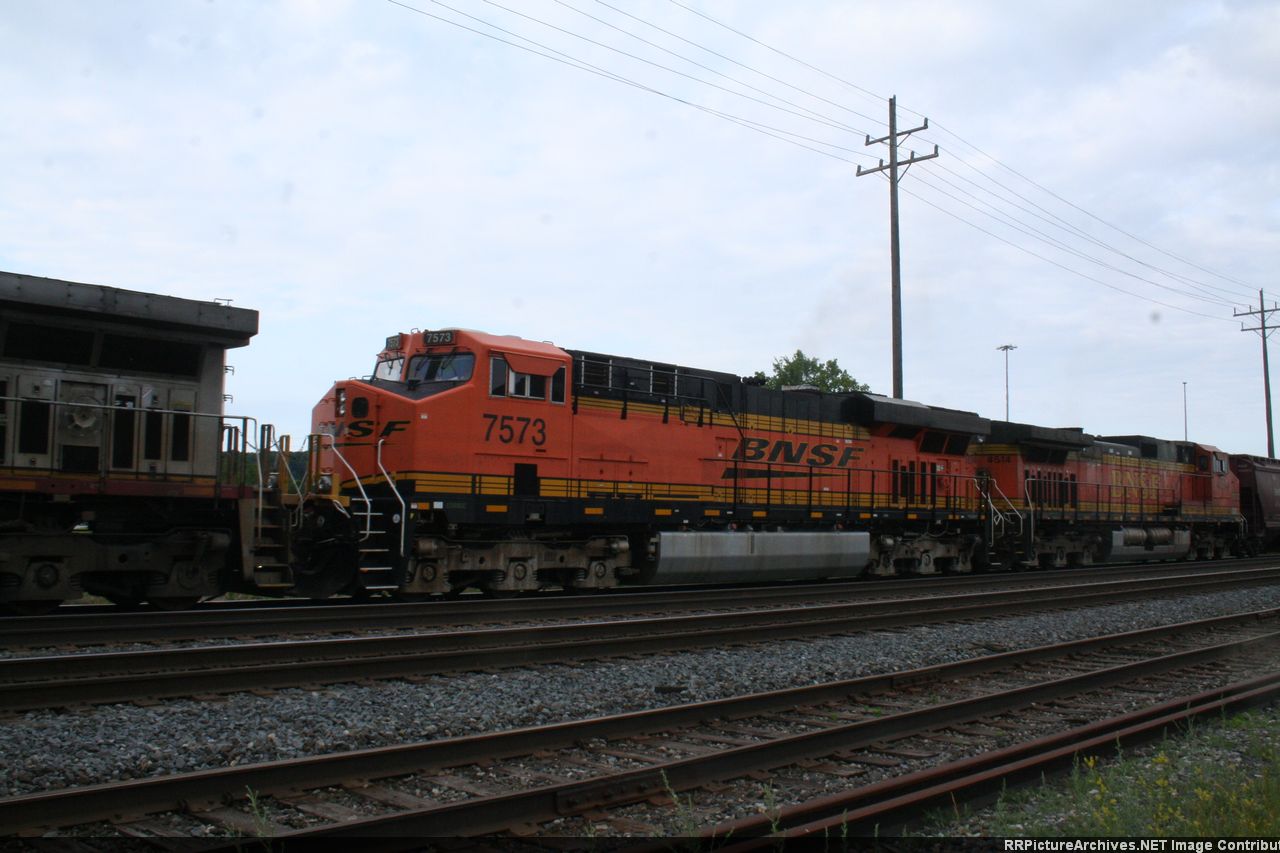 BNSF 7573